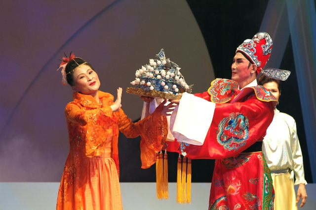 Learning Teochew Opera